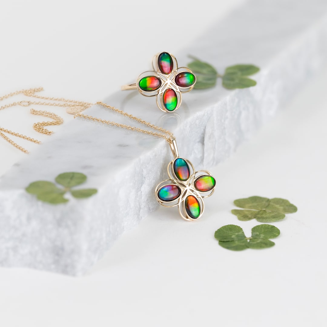 Clover Ammolite Pendant in 14K Gold – KORITE